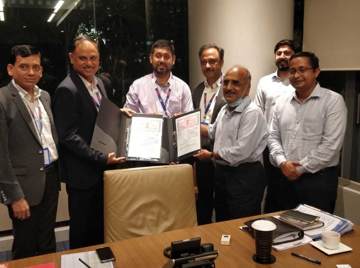 The Wadhwa Group and State Bank Of India signs MoU to offer hassle-free ...